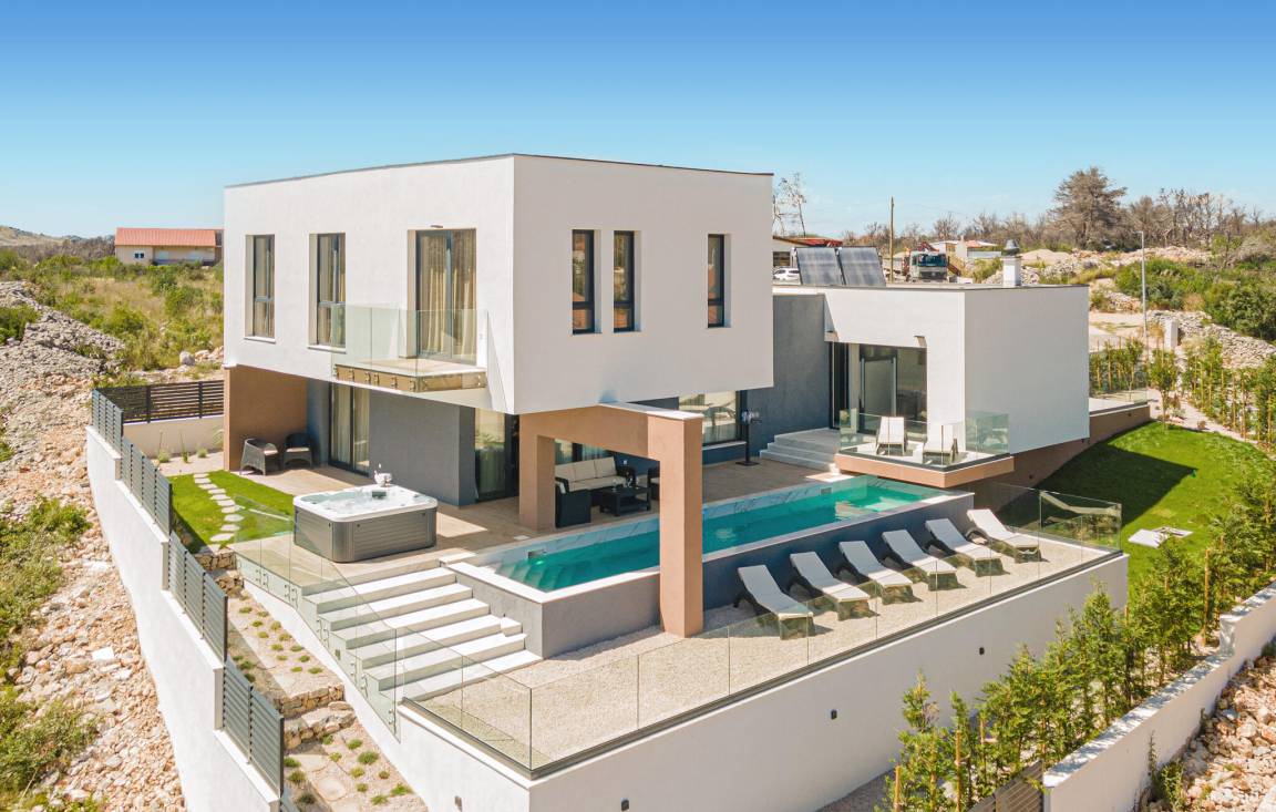 280 M² Ferienhaus ∙ 4 Schlafzimmer ∙ 8 Gäste - Šibenik