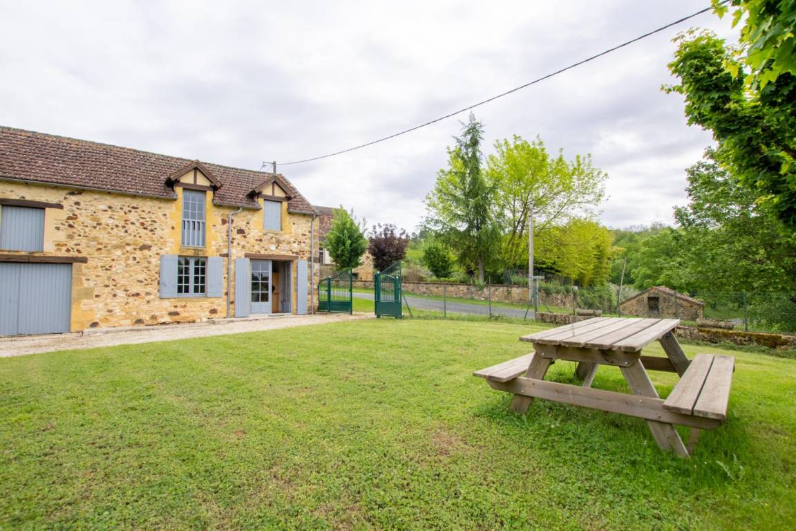 80 M² Gîte ∙ 3 Bedrooms ∙ 6 Guests - Belvès