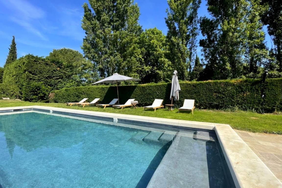 140 M² Maison De Vacances ∙ 4 Chambres ∙ 8 Personnes - Lauris