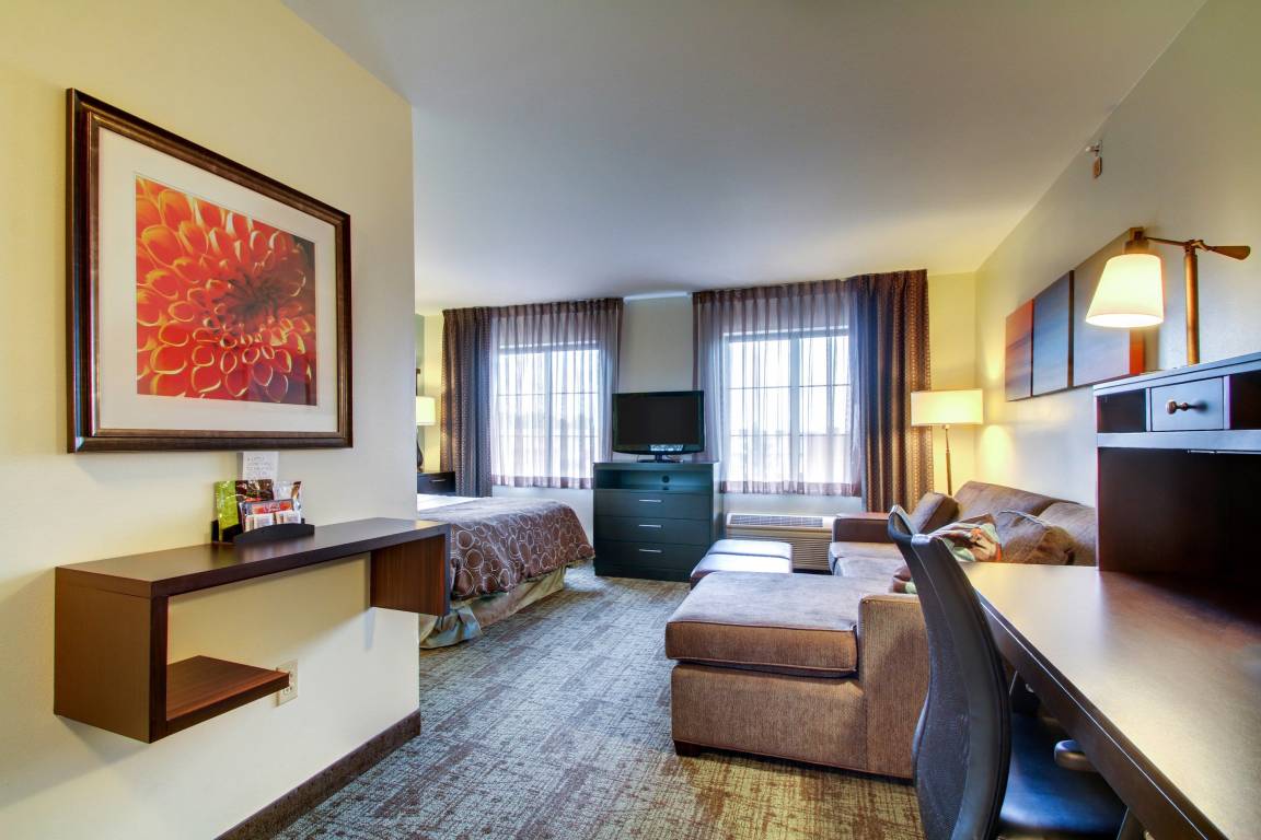Studio Flat ∙ 1 Bedroom ∙ 2 Guests - Middleton, WI