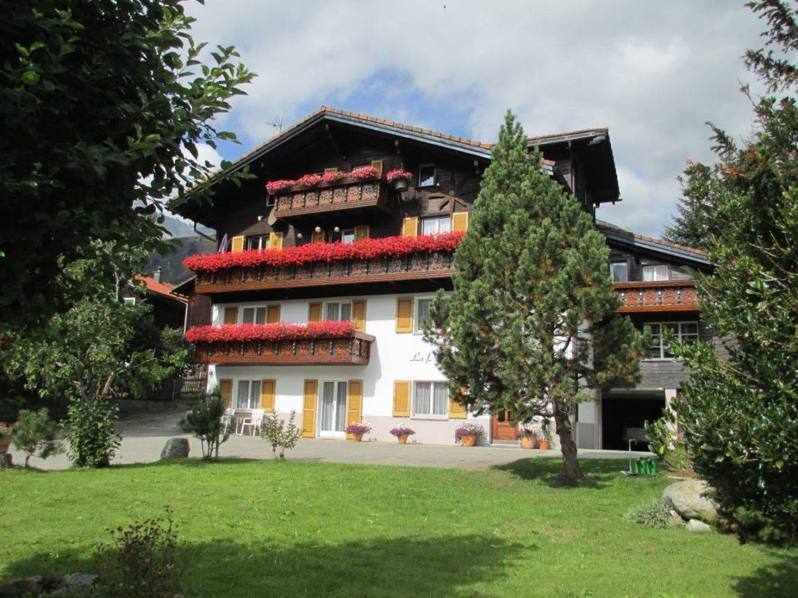 48 M² Apartment ∙ 2 Bedrooms ∙ 5 Guests - Sedrun