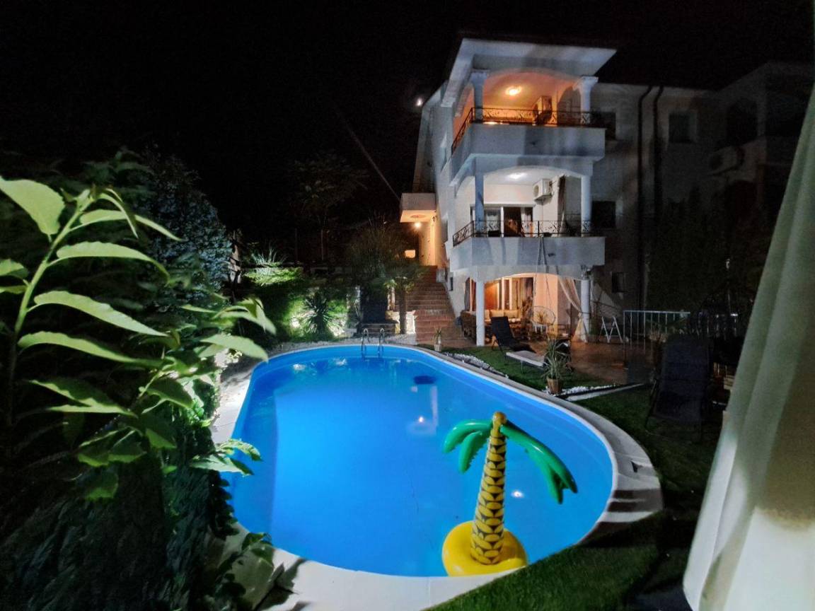 180 M² Ferienwohnung ∙ 4 Schlafzimmer ∙ 8 Gäste - Mošćenička Draga
