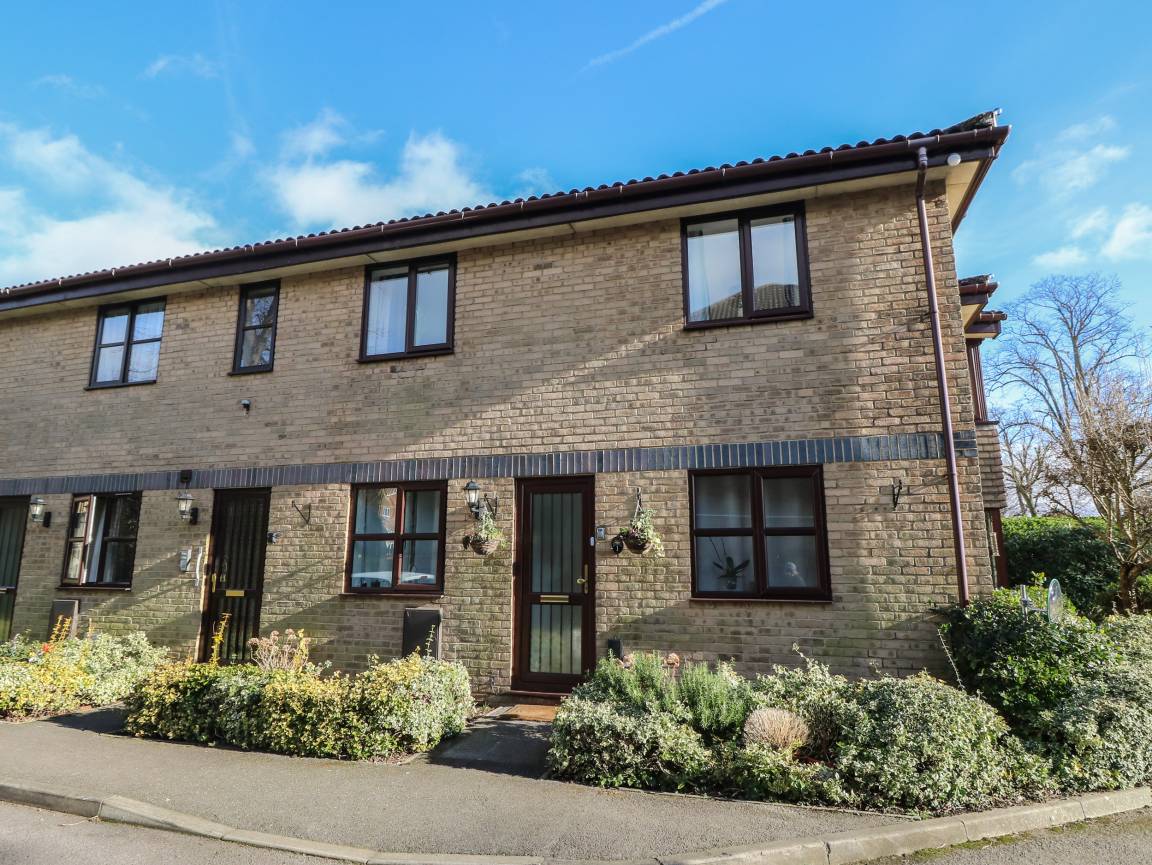 Cottage ∙ 2 Bedrooms ∙ 4 Guests - Southampton