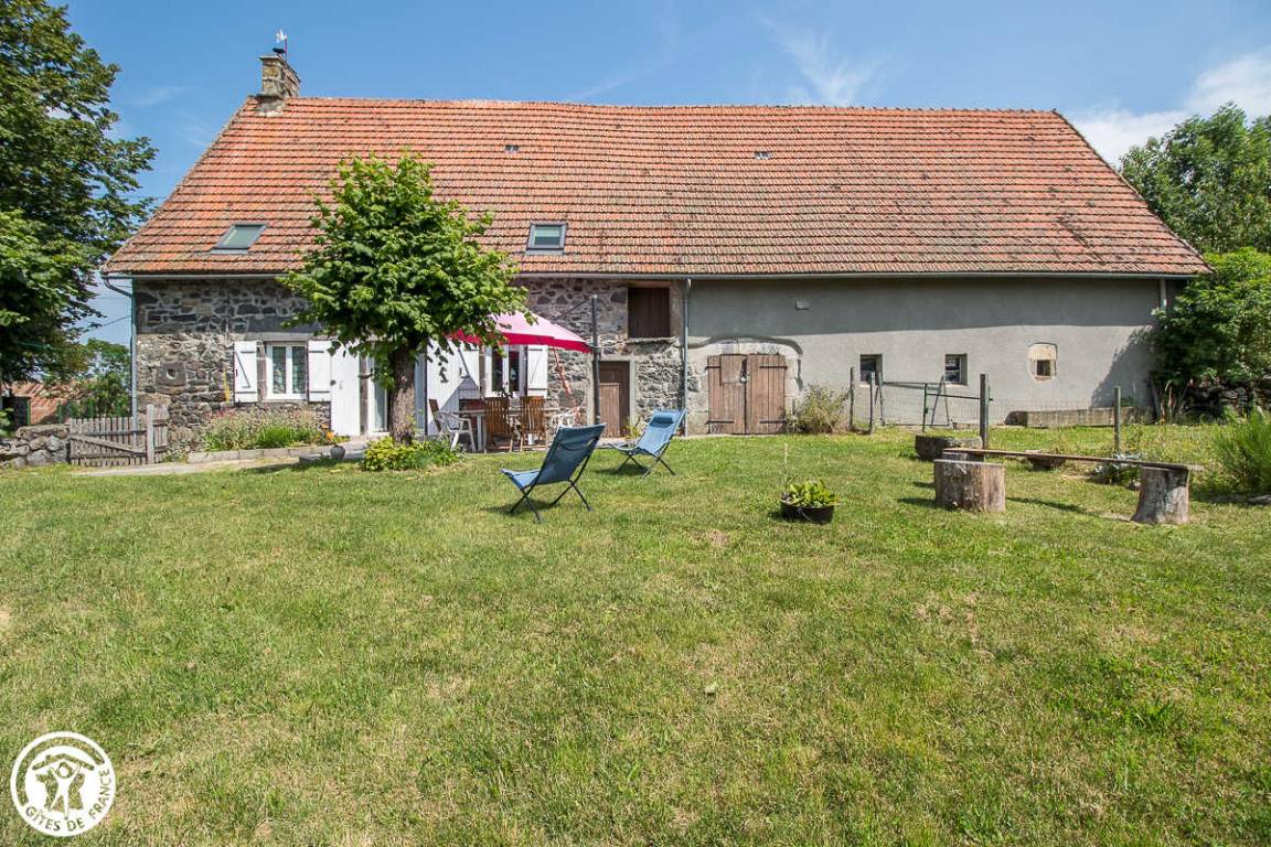 120 M² Gîte ∙ 5 Chambres ∙ 10 Personnes - Puy-de-Dôme