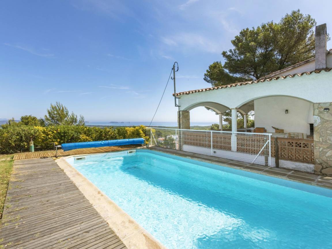 100 M² House ∙ 3 Bedrooms ∙ 6 Guests - Begur