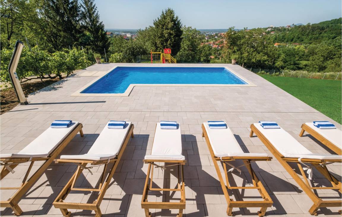 117 M² House ∙ 2 Bedrooms ∙ 6 Guests - Zagreb