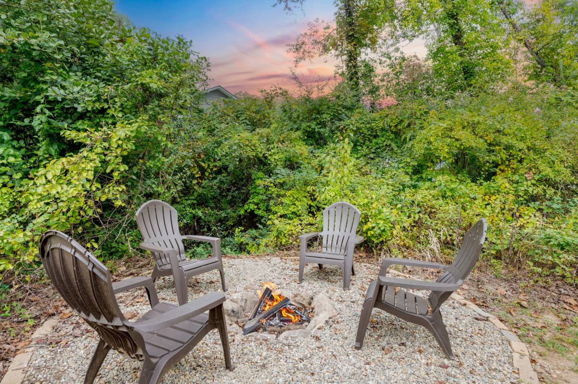 211 M² House ∙ 3 Bedrooms ∙ 8 Guests - Asheville, NC