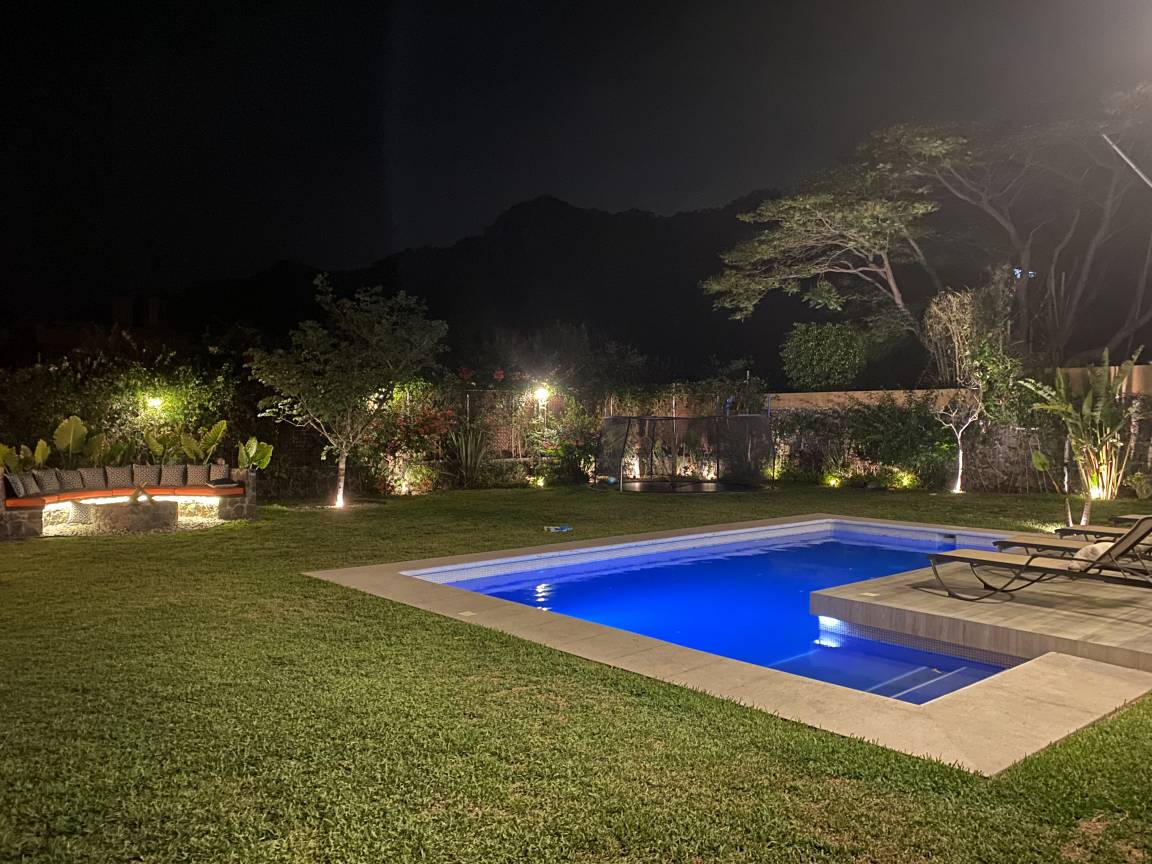 1000 M² House ∙ 3 Bedrooms ∙ 14 Guests - Tepoztlán