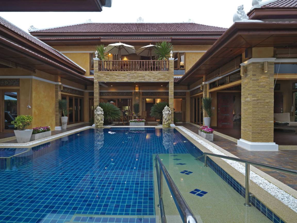 800 M² Villa ∙ 7 Schlafzimmer ∙ 16 Gäste - Pattaya