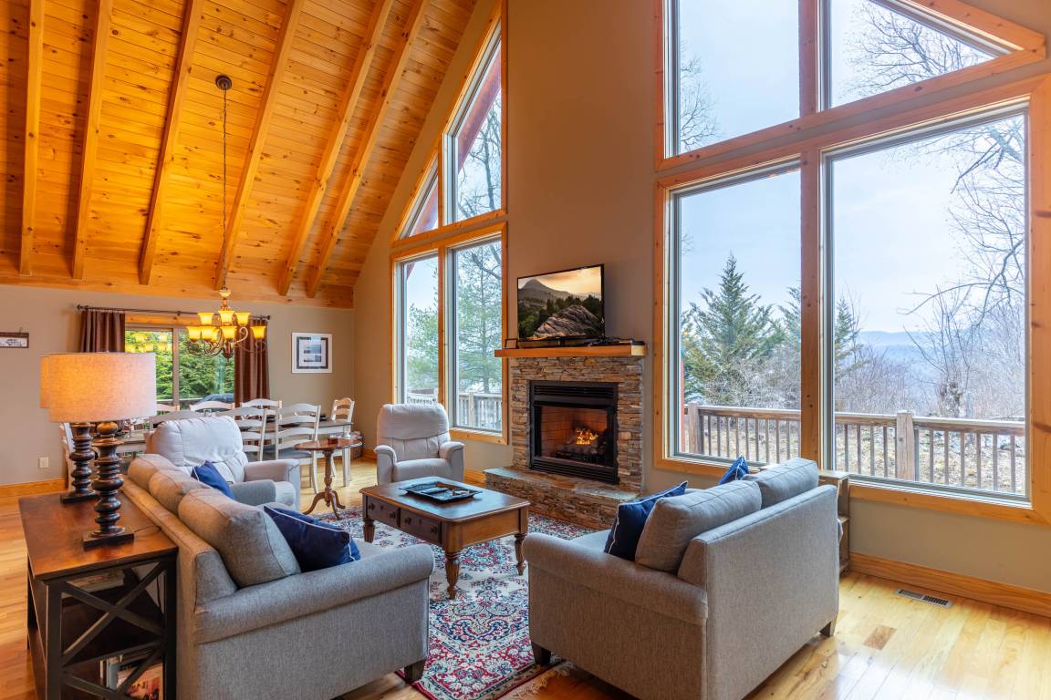 Cabin ∙ 3 Bedrooms ∙ 8 Guests - Boone, NC