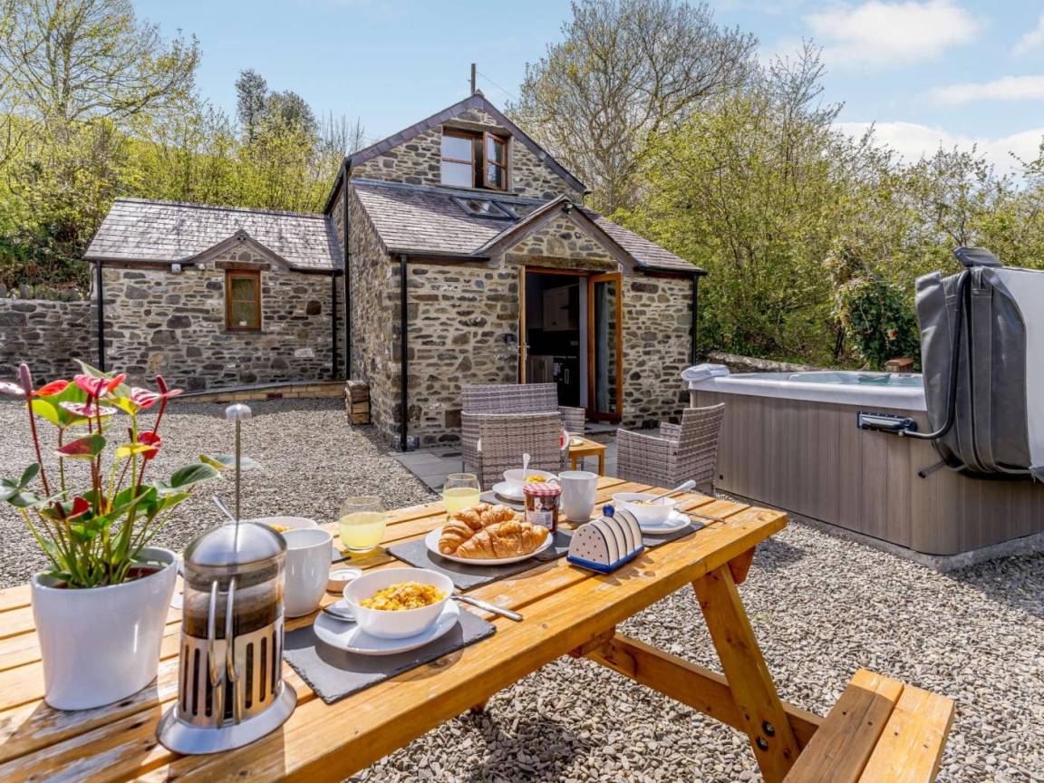 Cottage ∙ 2 Bedrooms ∙ 4 Guests - Aberaeron