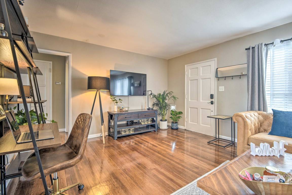 74 M² Apartment ∙ 2 Bedrooms ∙ 4 Guests - Beverly Hills, CA