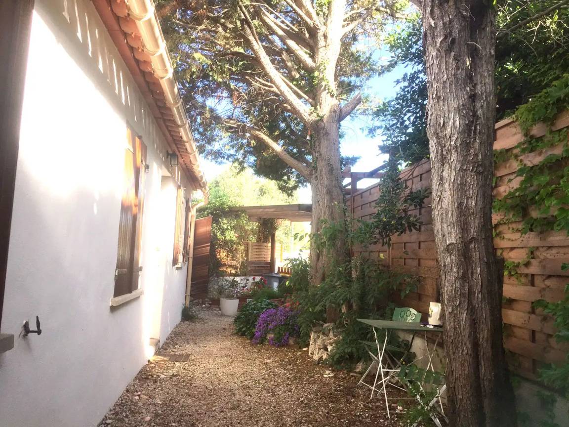 100 M² Maison De Vacances ∙ 3 Chambres ∙ 6 Personnes - Juvignac