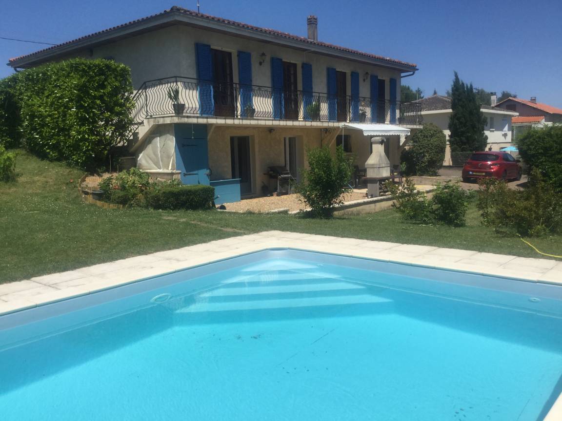 80 M² Appartement ∙ 2 Chambres ∙ 4 Personnes - Charente