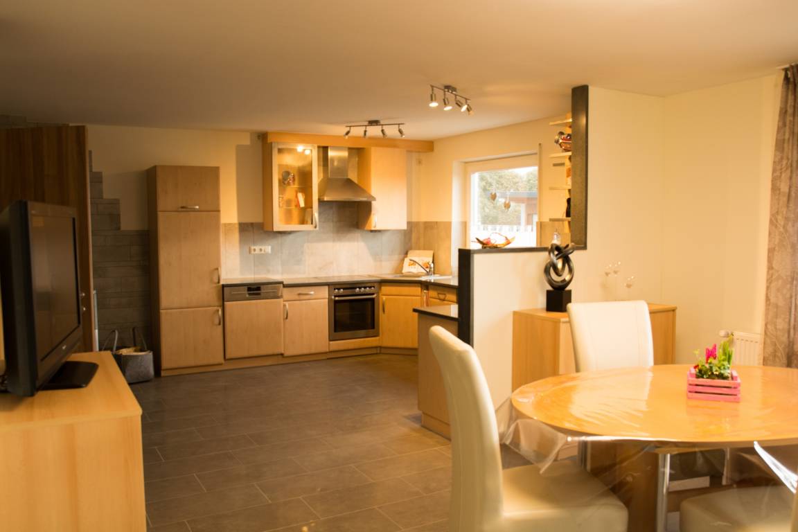 100 M² Ferienwohnung ∙ 2 Schlafzimmer ∙ 5 Gäste - Bad Königshofen im Grabfeld