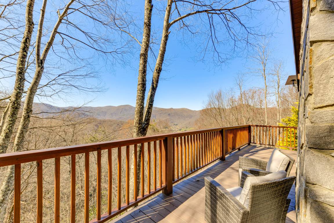 287 M² House ∙ 3 Bedrooms ∙ 14 Guests - Waynesville, NC