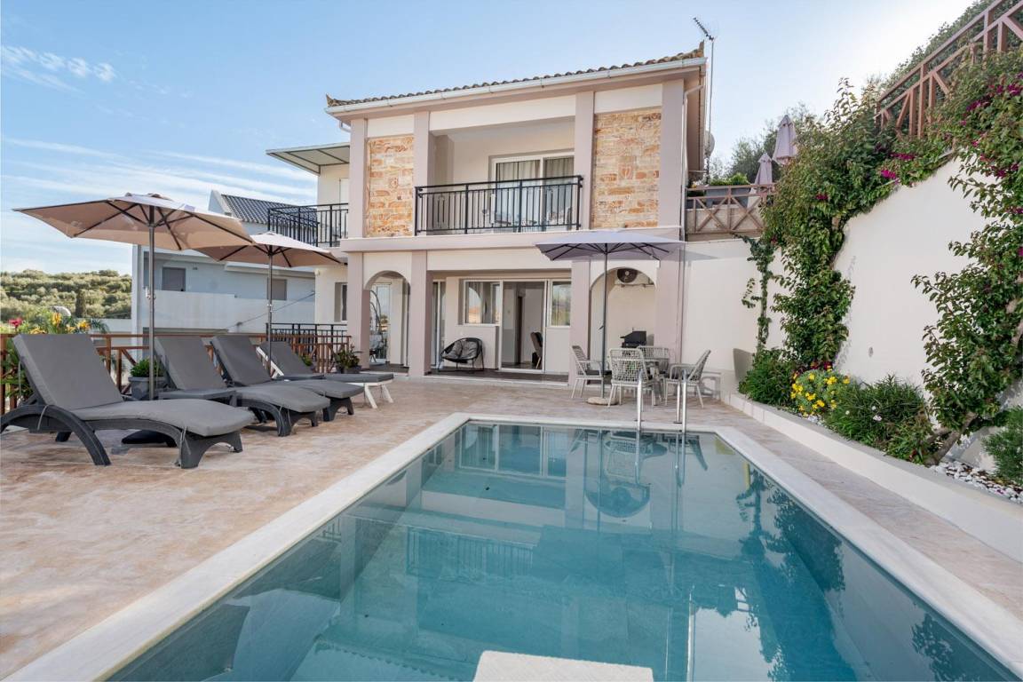 155 M² Villa ∙ 2 Bedrooms ∙ 4 Guests - Zakinthos