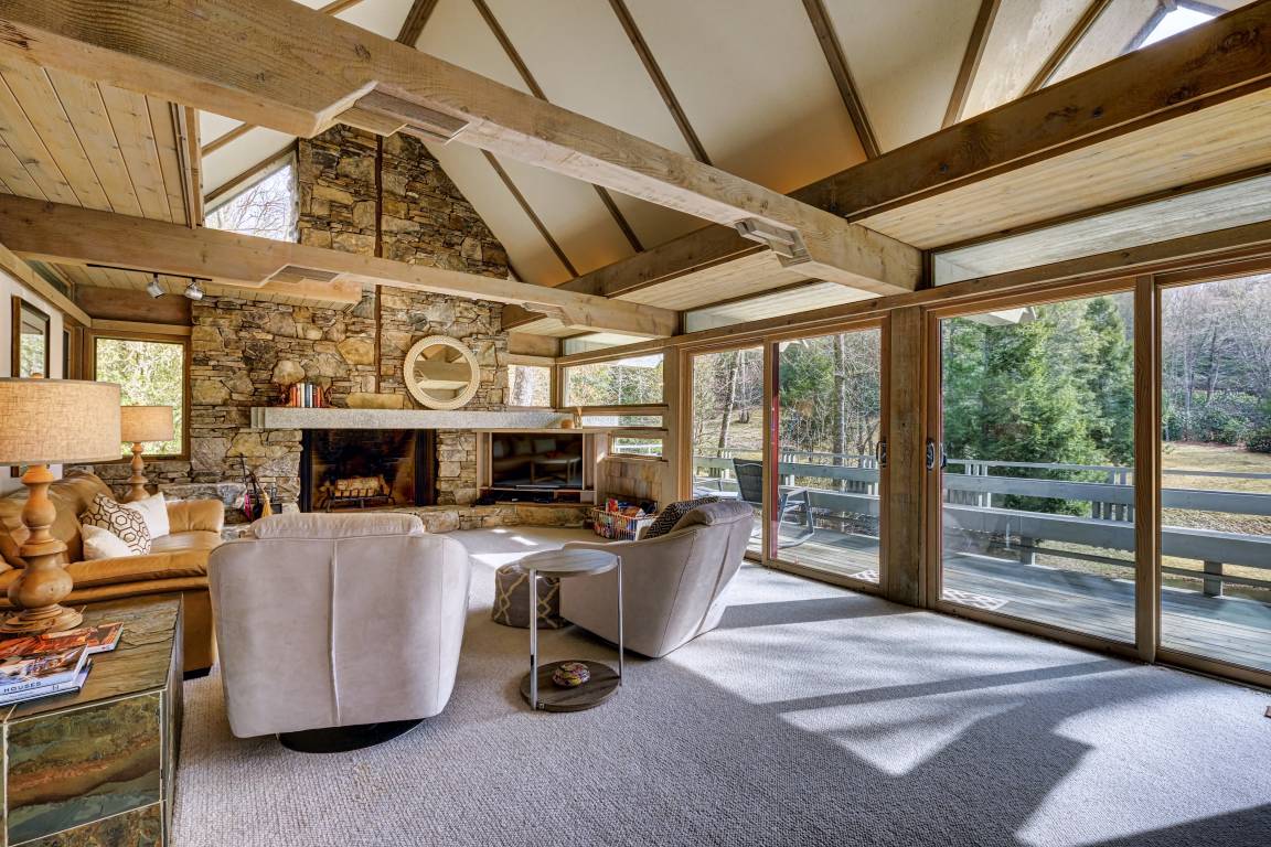 House ∙ 2 Bedrooms ∙ 6 Guests - Highlands, NC