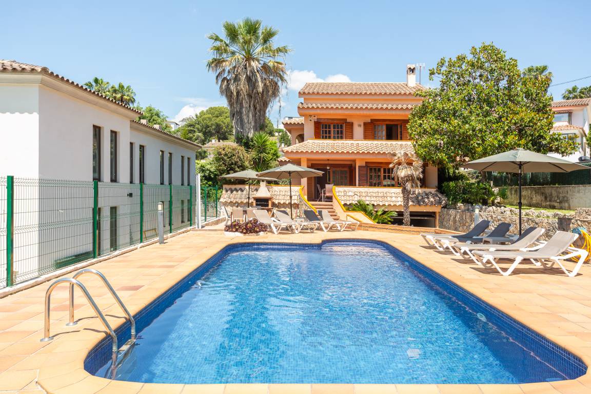 200 M² Casa ∙ 4 Habitaciones ∙ 8 Huéspedes - Lloret de Mar