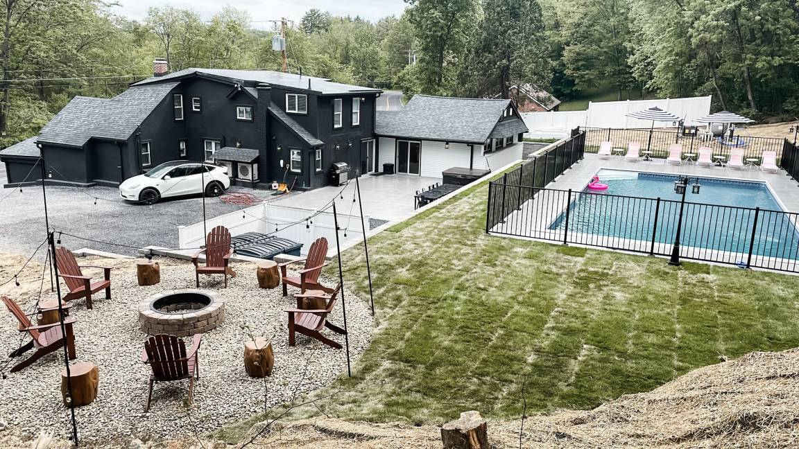 House ∙ 6 Bedrooms ∙ 11 Guests - Sasquatch, Queensbury