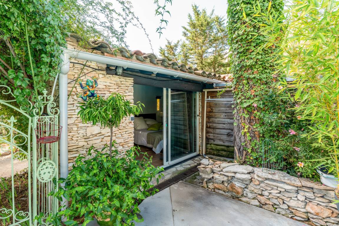 20 M² Chambre D'hôtes ∙ 1 Chambre ∙ 2 Personnes - Nîmes