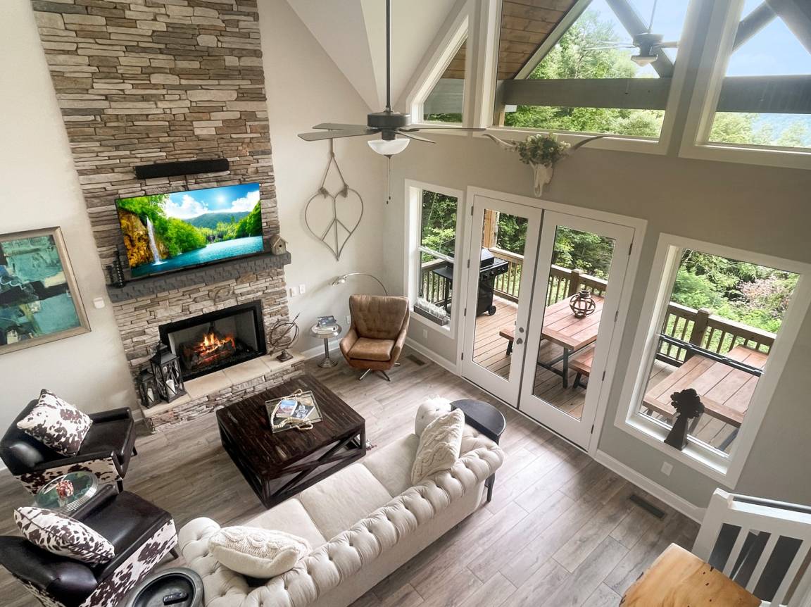 House ∙ 3 Bedrooms ∙ 12 Guests - Bryson City, NC
