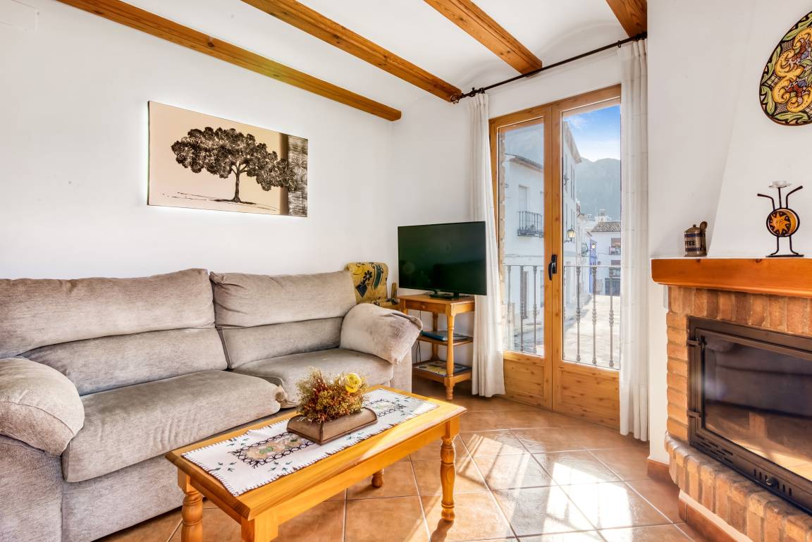 65 M² Apartamento ∙ 2 Habitaciones ∙ 6 Huéspedes - Pego