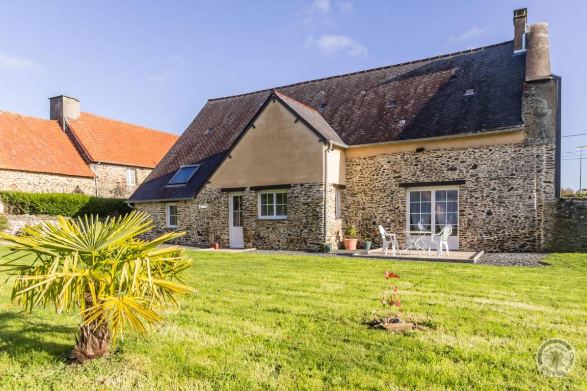 99 M² Gîte ∙ 2 Chambres ∙ 4 Personnes - Saint-Lô