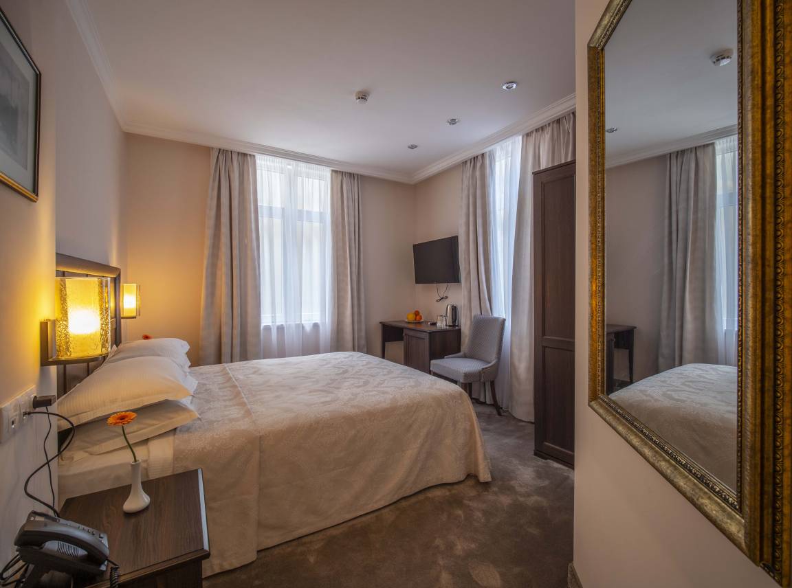 19 M² Pokój ∙ 1 Sypialnia ∙ 2 Gości - Sofia