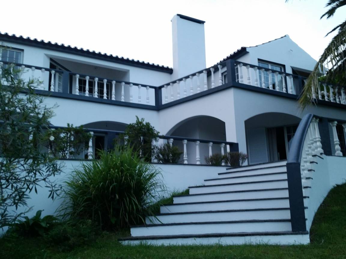 210 M² House ∙ 4 Bedrooms ∙ 8 Guests - Furnas