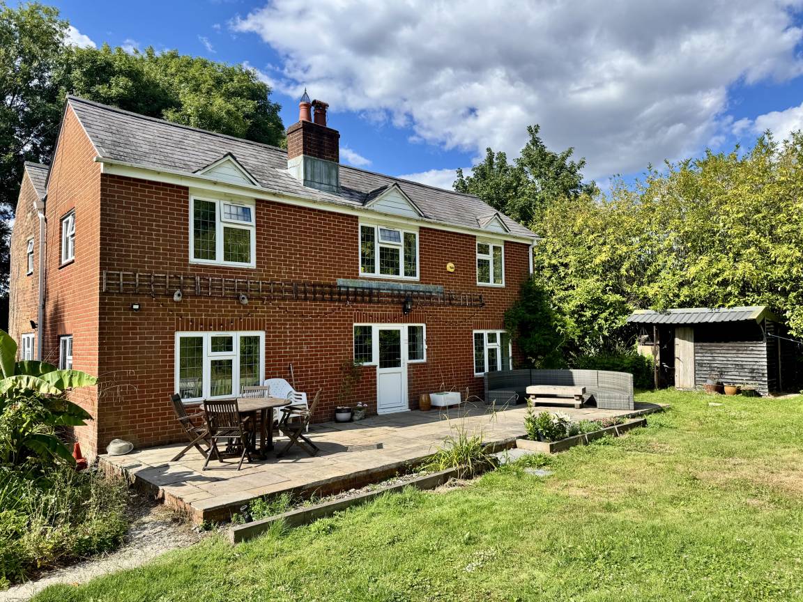 Mökki ∙ 5 Makuuhuonetta ∙ 12 Vierasta - Brockenhurst