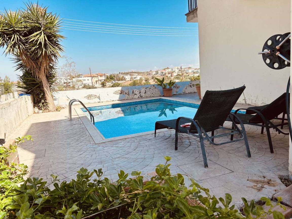 200 M² Villa ∙ 3 Bedrooms ∙ 7 Guests - Zypern