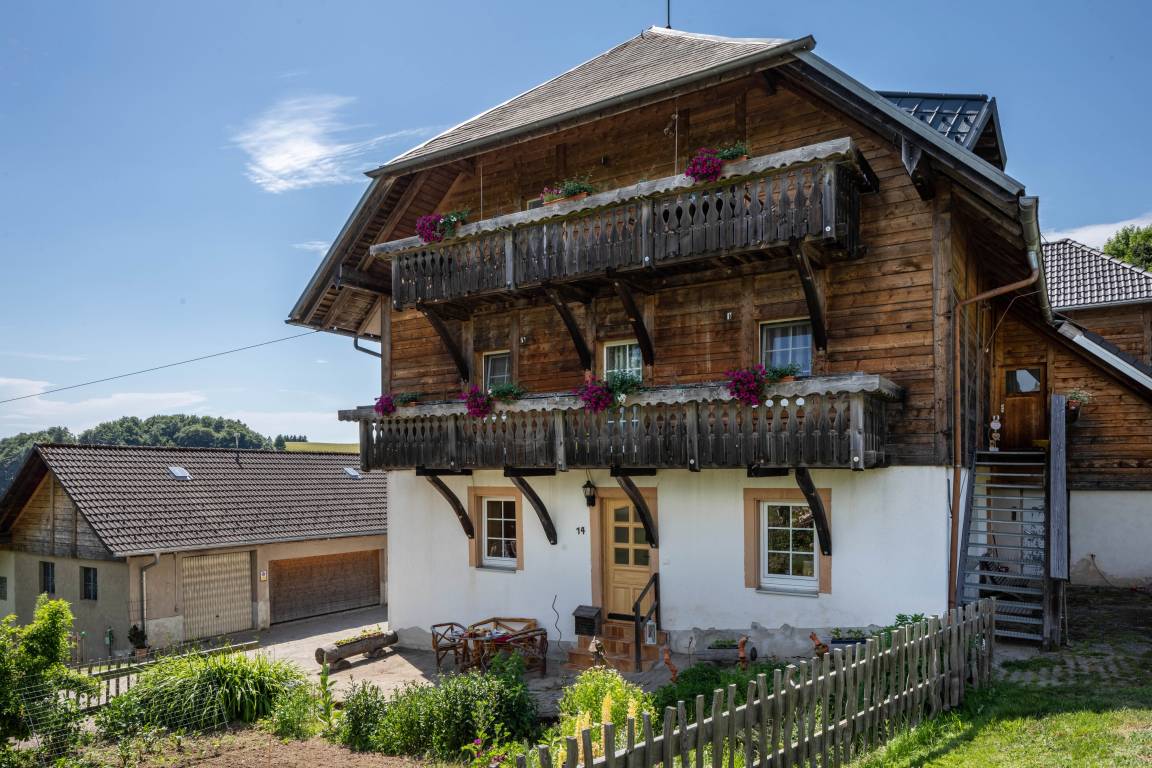 72 M² Ferienwohnung ∙ 1 Schlafzimmer ∙ 6 Gäste - Münstertal/Schwarzwald