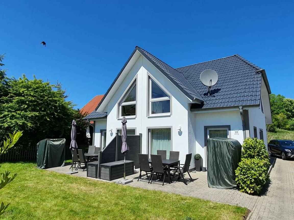 100 M² Ferienhaus ∙ 4 Schlafzimmer ∙ 8 Gäste - Sassnitz
