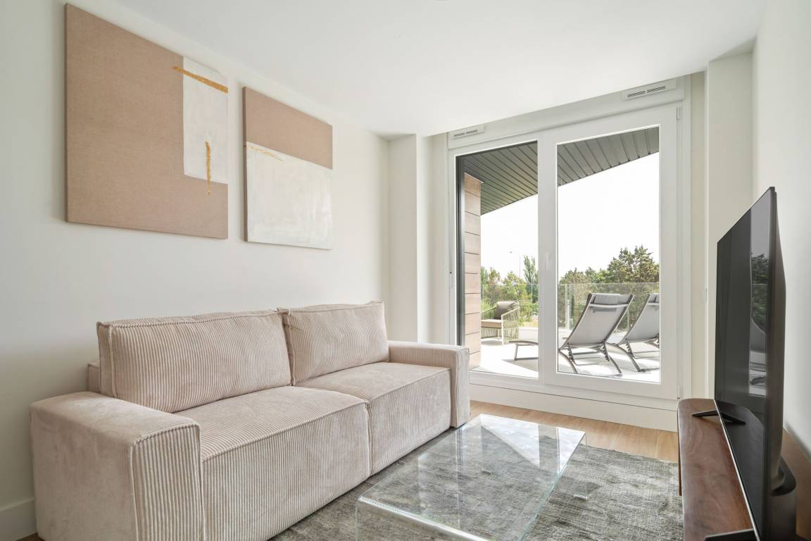 90 M² Apartment ∙ 2 Bedrooms ∙ 6 Guests - Madrid