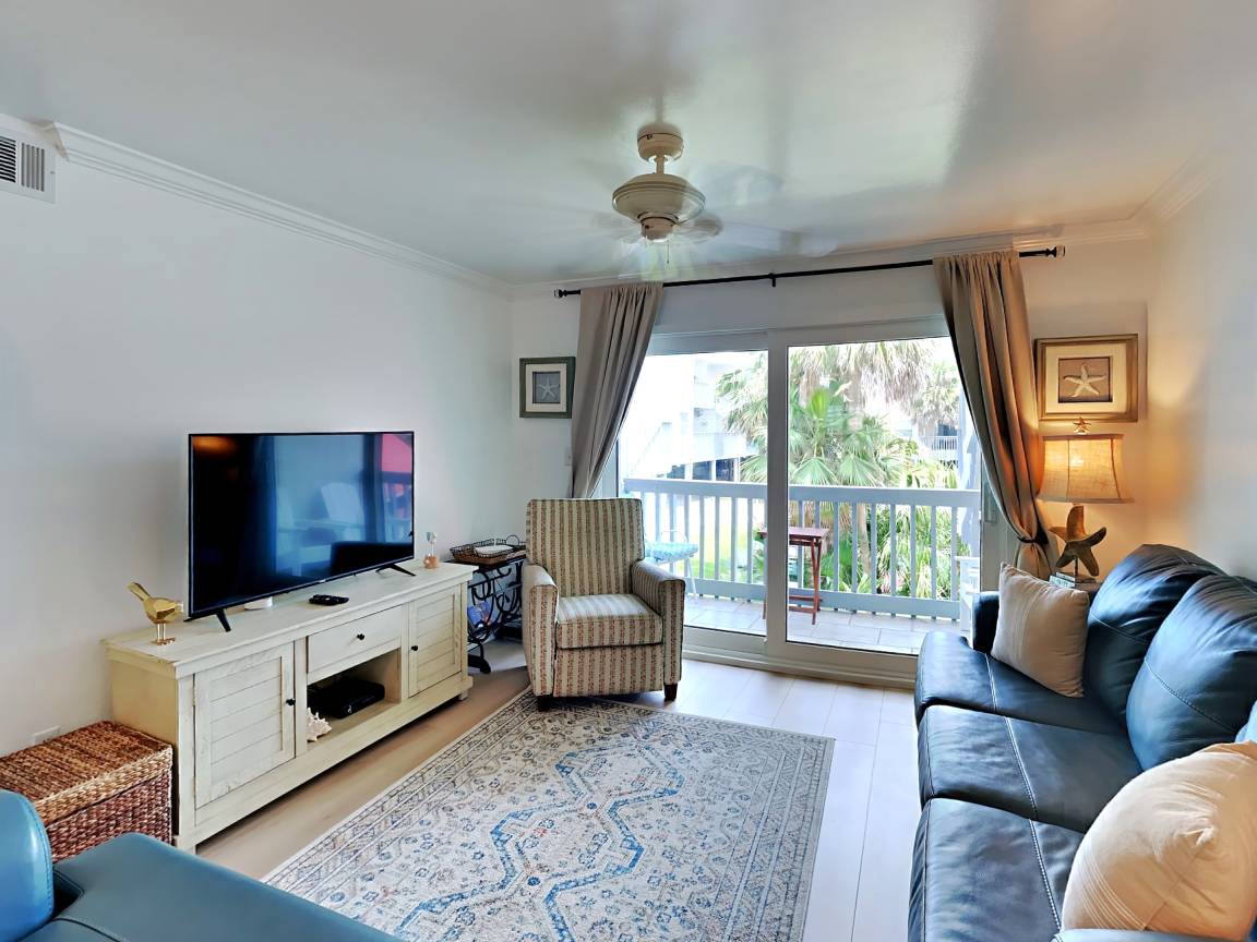 89 M² Condo ∙ 2 Bedrooms ∙ 7 Guests - Pensacola Beach, FL