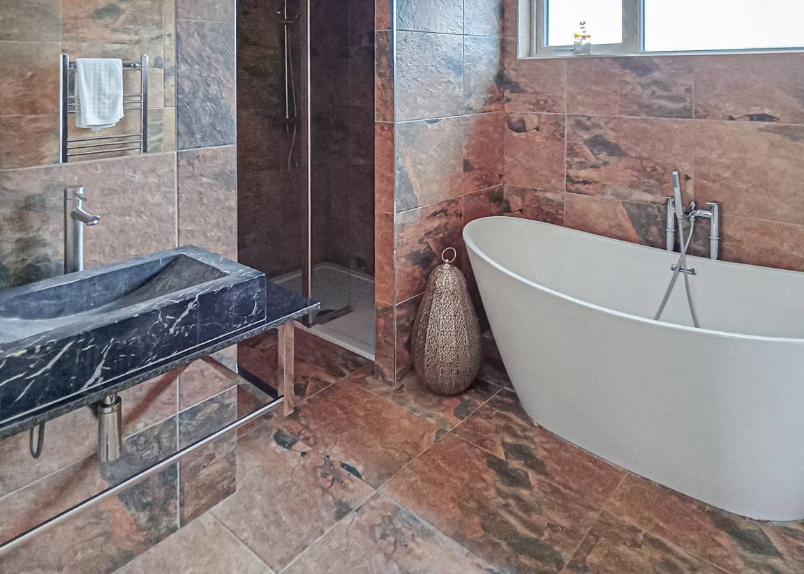 Chalet ∙ 3 Bedrooms ∙ 4 Guests - Hampshire