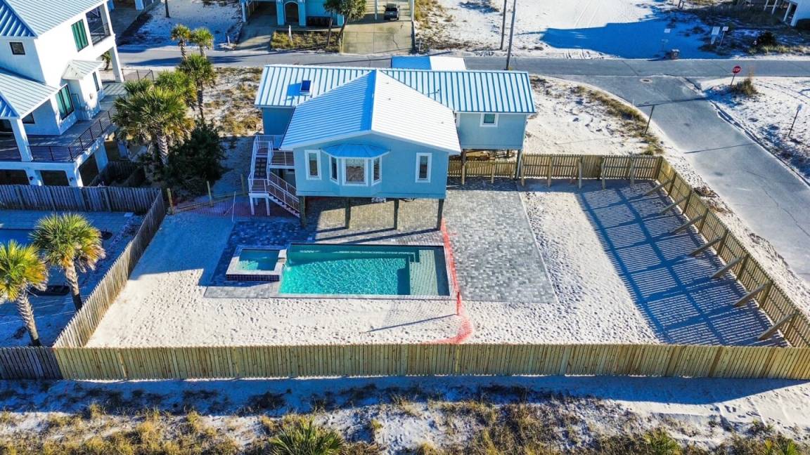 House ∙ 4 Bedrooms ∙ 12 Guests - Gulf Breeze, FL