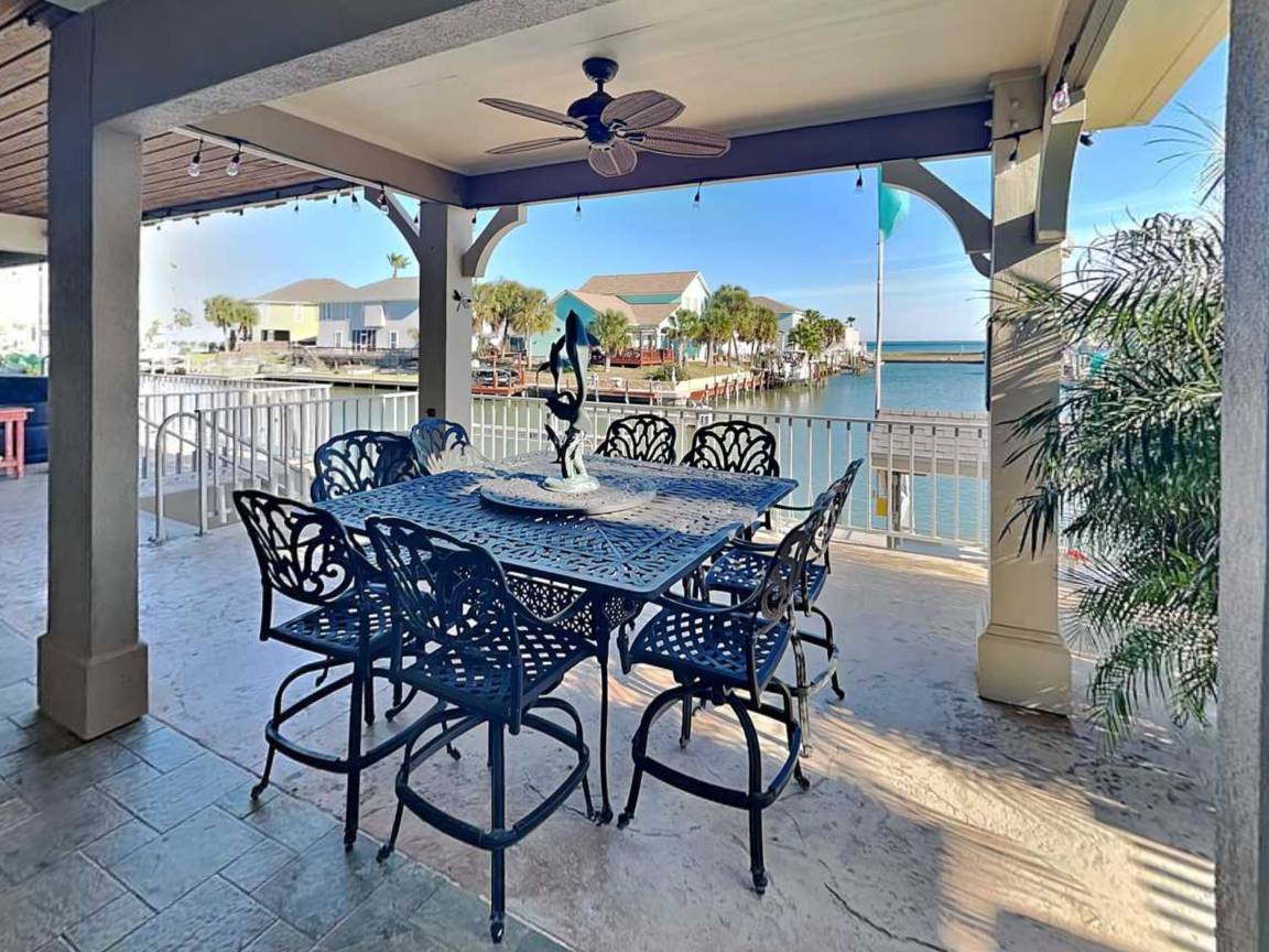 216 M² House ∙ 3 Bedrooms ∙ 9 Guests - Rockport, TX