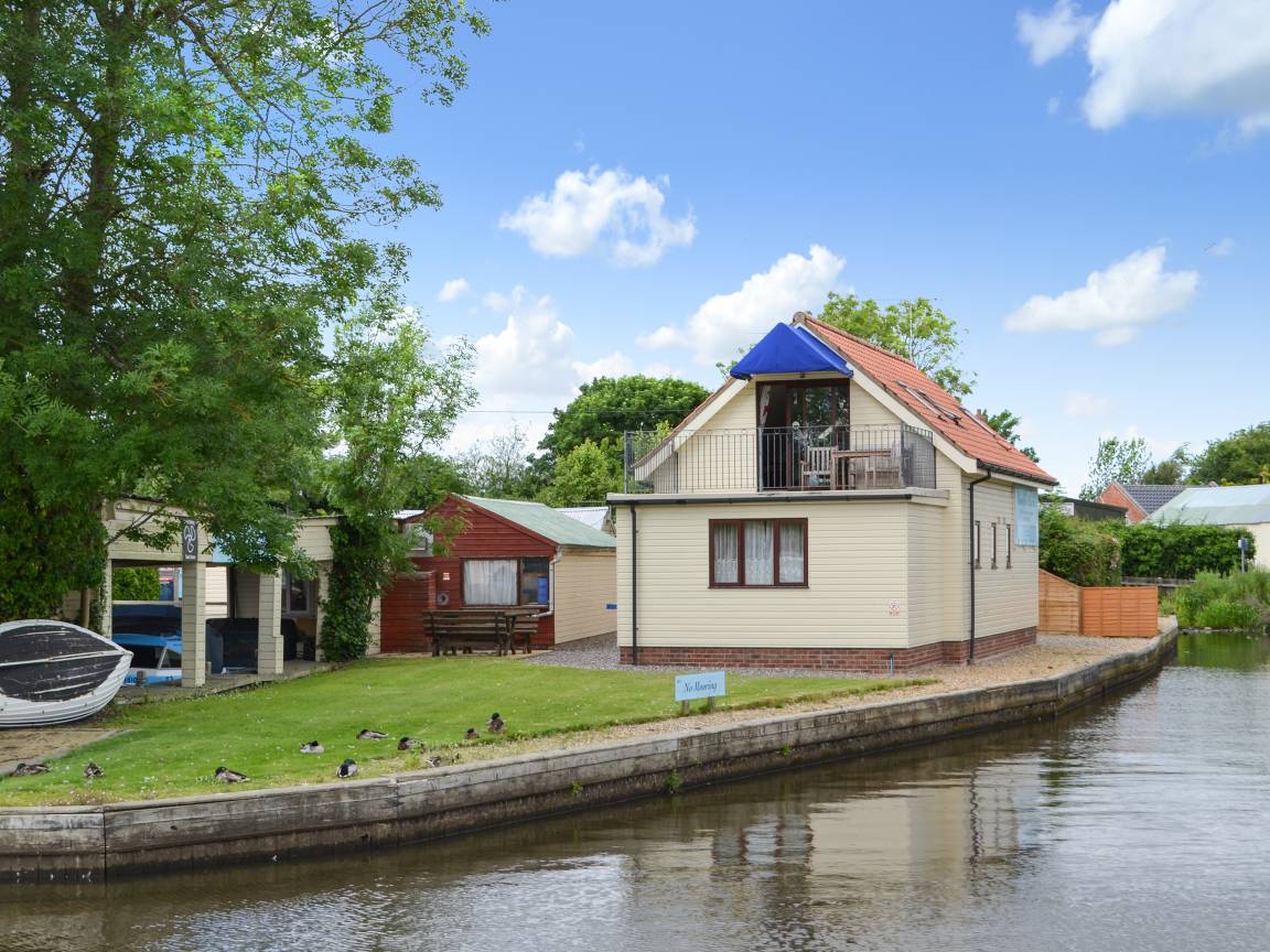 Cottage ∙ 2 Bedrooms ∙ 4 Guests - Wroxham