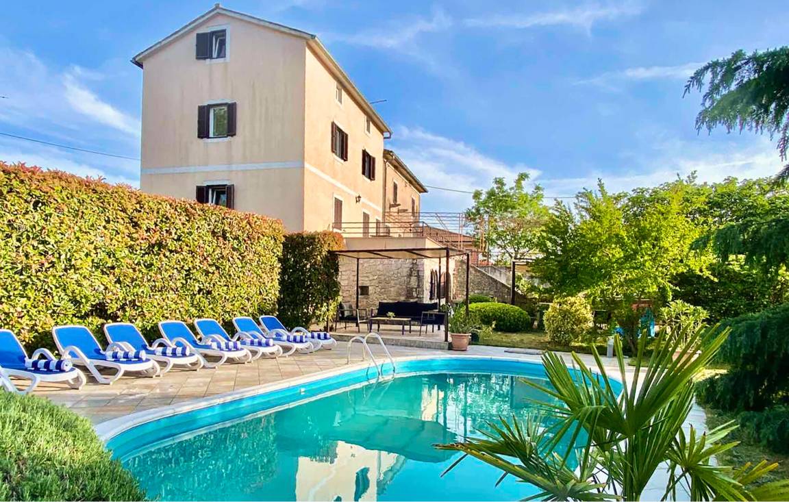 180 M² Maisonette ∙ 5 Bedrooms ∙ 12 Guests - Krk
