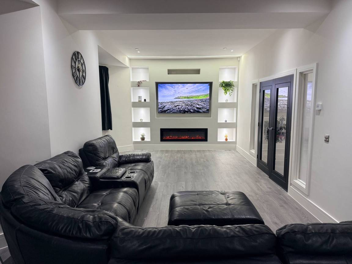 238 M² House ∙ 5 Bedrooms ∙ 10 Guests - Newport