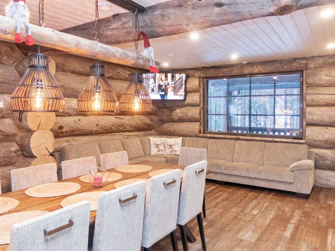 300 M² Huis ∙ 1 Slaapkamer ∙ 14 Gasten - Ruka