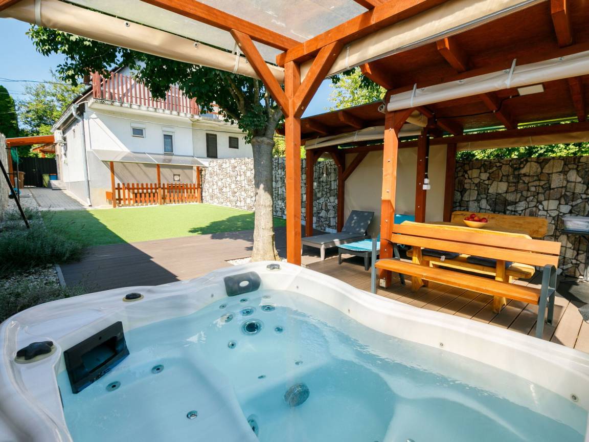 Ferienhaus ∙ 2 Schlafzimmer ∙ 4 Gäste - Siófok