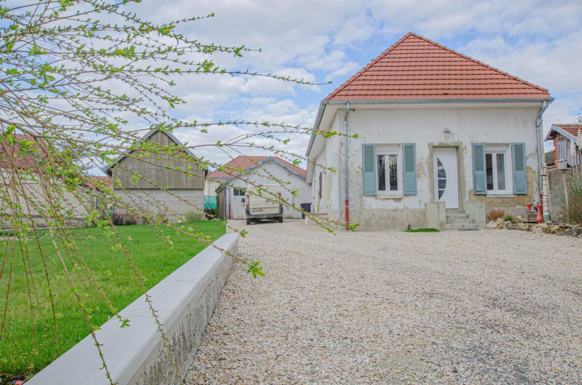 140 M² Gîte ∙ 4 Chambres ∙ 7 Personnes - Macey