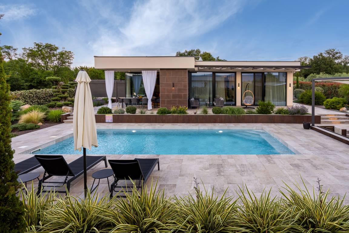 Villa ∙ 4 Bedrooms ∙ 8 Guests - Cres