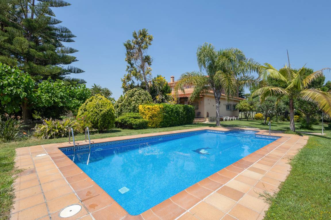 500 M² Villa ∙ 9 Chambres ∙ 18 Personnes - Canet de Mar
