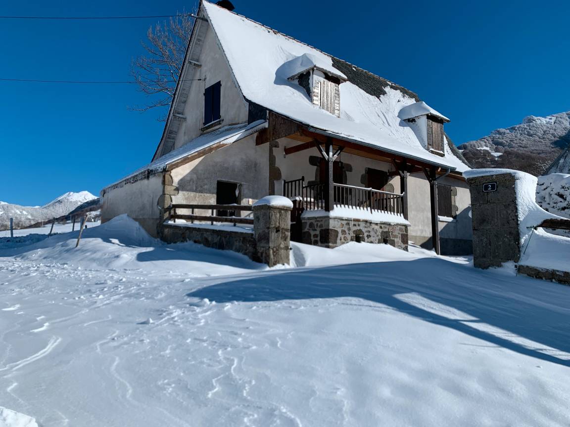 100 M² Maison De Vacances ∙ 3 Chambres ∙ 8 Personnes - Vic-sur-Cère