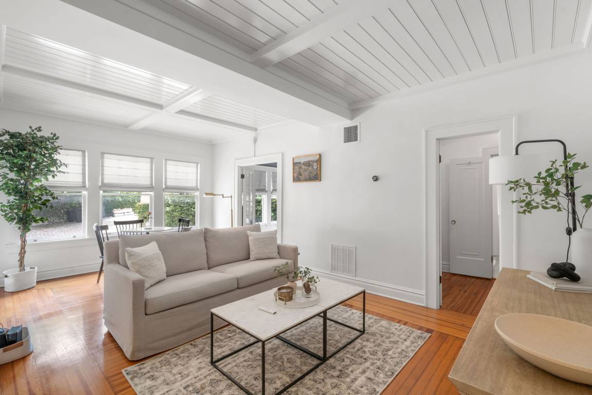 Apartment ∙ 2 Bedrooms ∙ 5 Guests - Tampa, FL