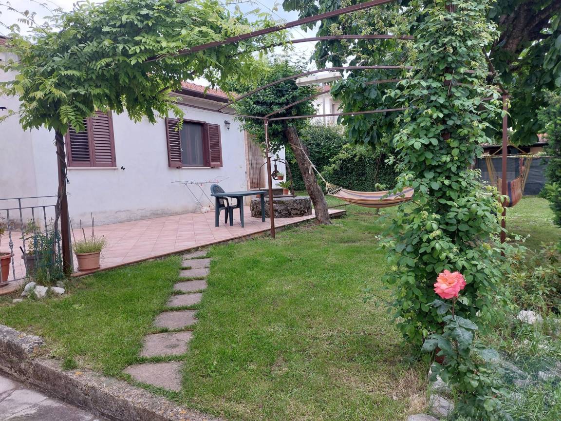 70 M² Huis ∙ 2 Slaapkamers ∙ 4 Gasten - Latina